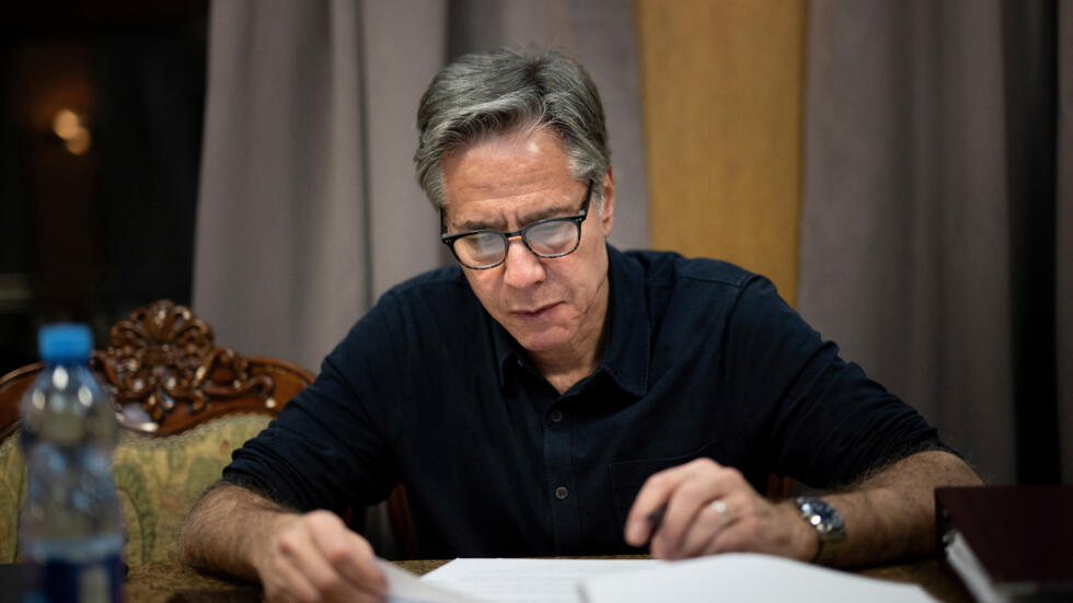 Blinken visits Ukraine in show of US support as Russia intensifies attacks