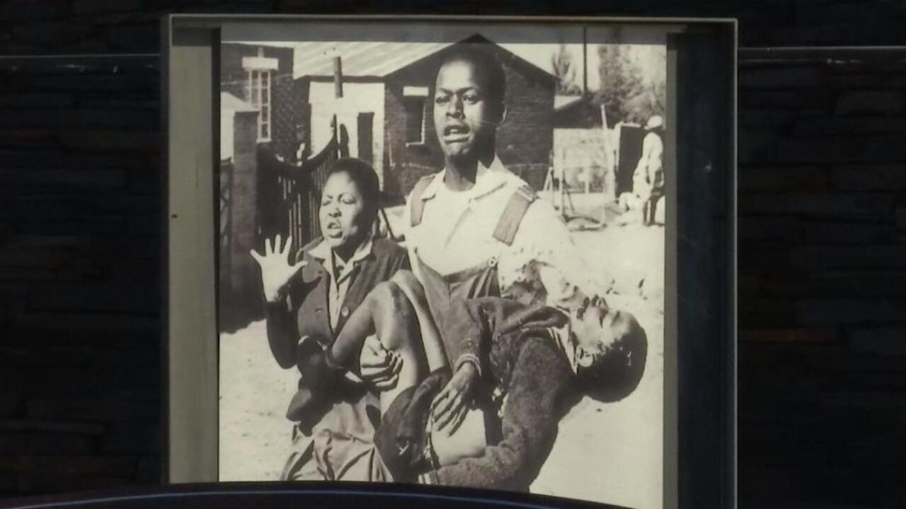 Soweto uprising 40th anniversary: Hundreds commemorate anti-apartheid ...