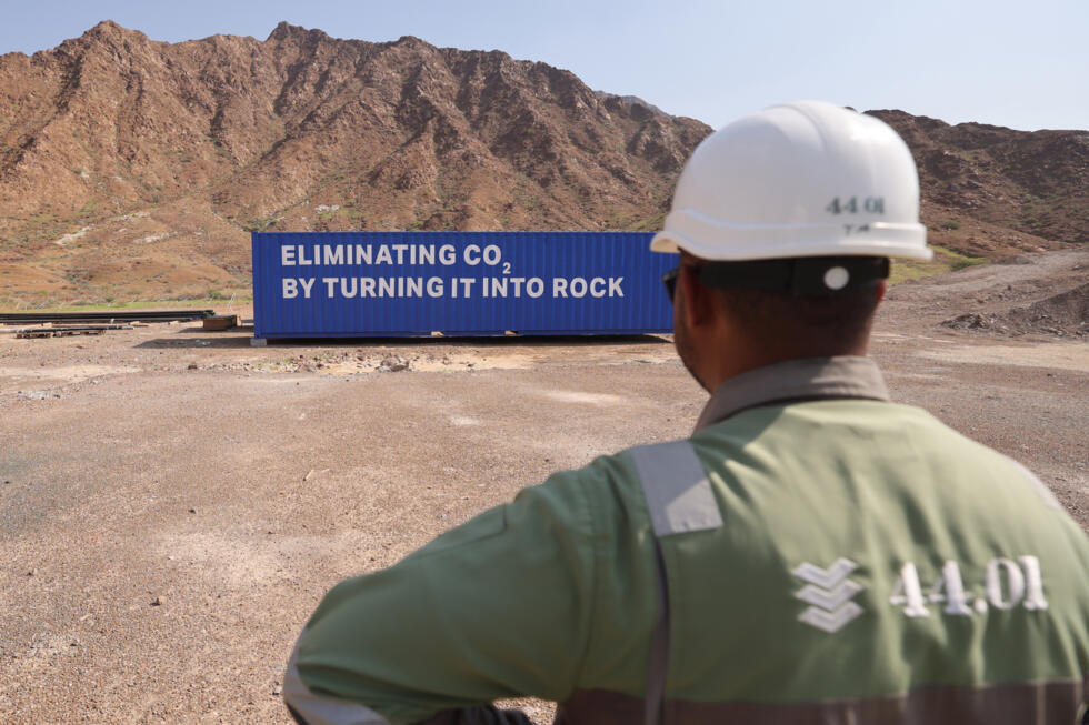 UAE to pump CO2 into rock as carbon capture debate rages