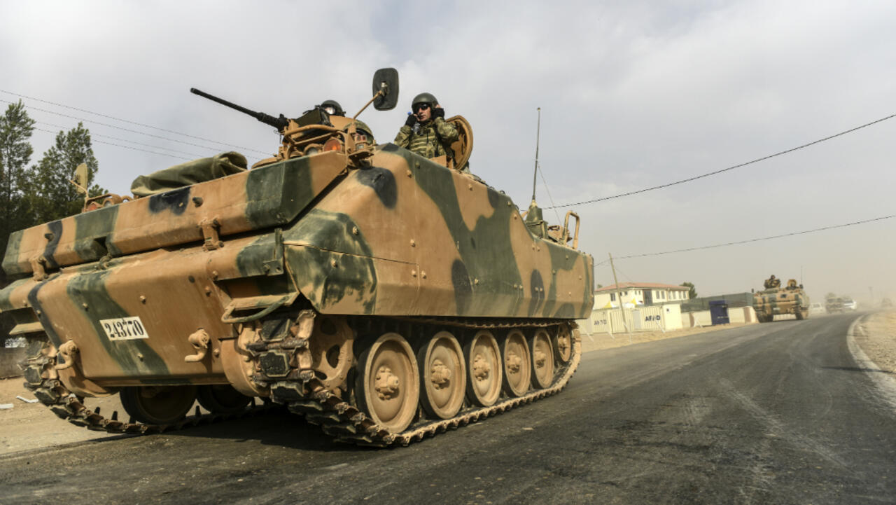 'Civilians killed' as Turkey presses Syria offensive