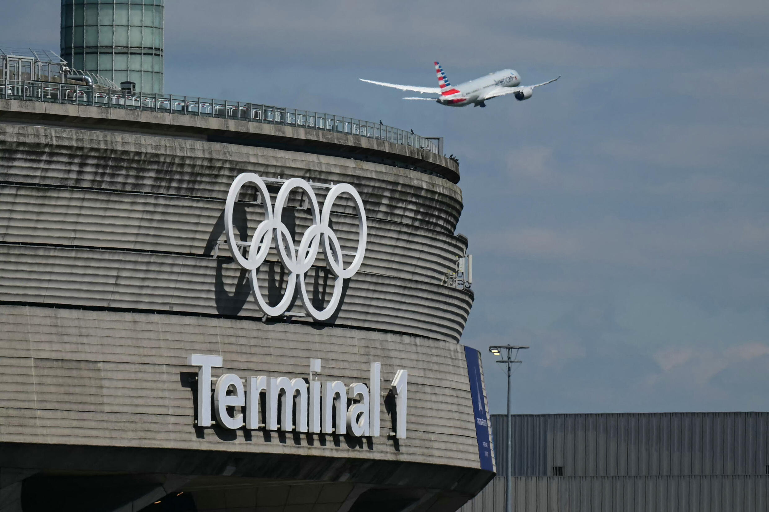 French air traffic controller strike threatens travel chaos at Paris ...