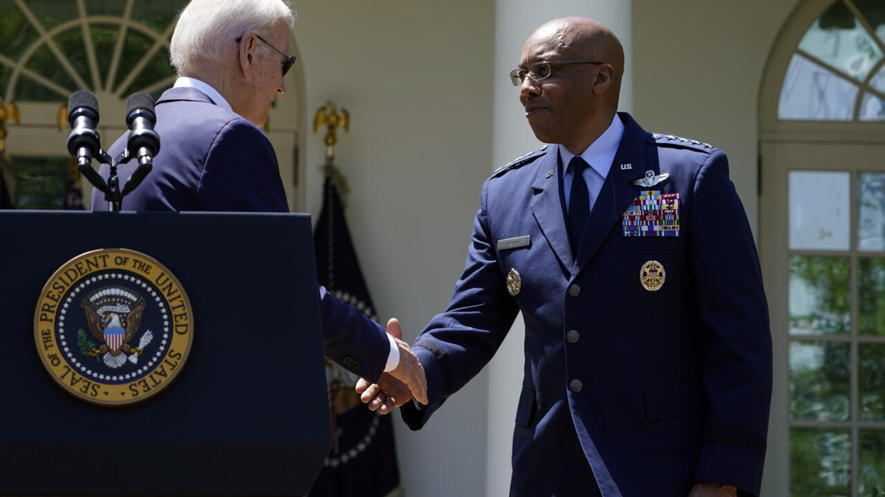 Joe Biden degina al general Charles Brown como jefe de las Fuerzas Armadas