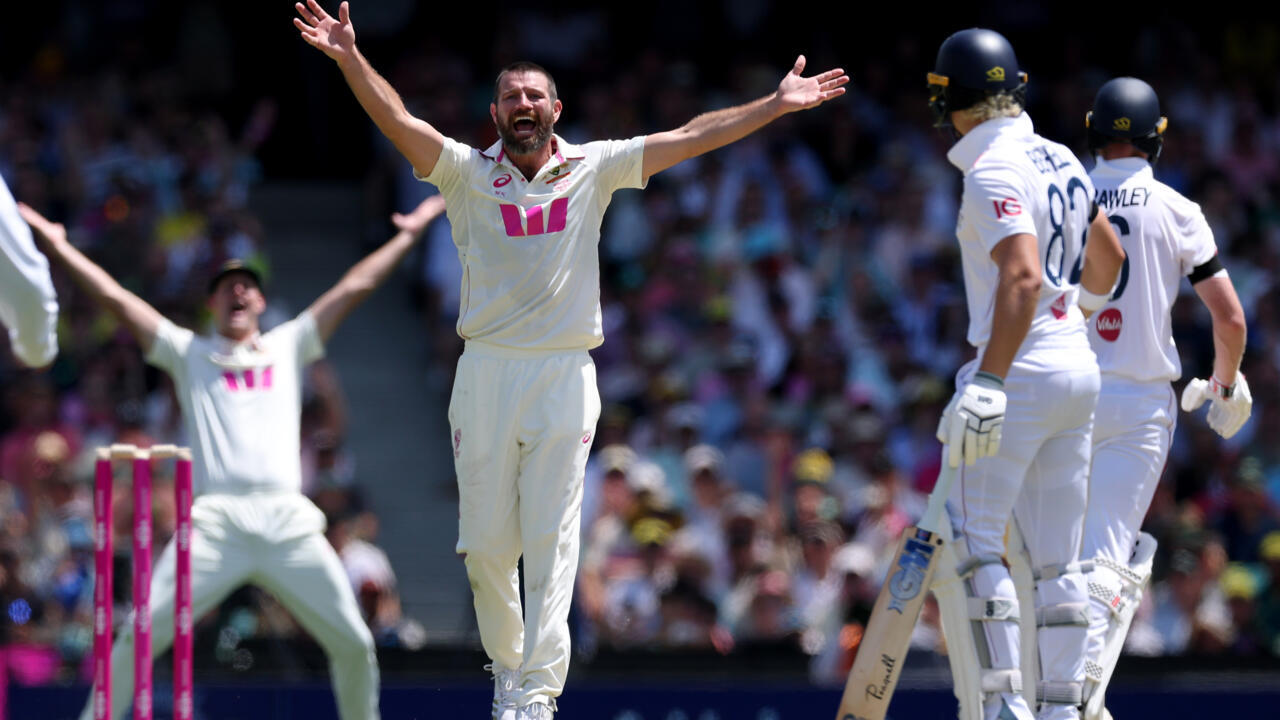 Root and Brook dig in as England reach 114-3 in 5th Ashes Test