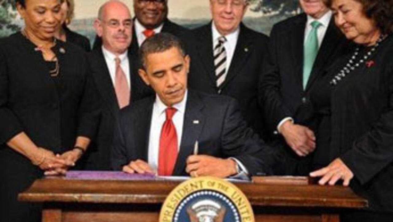 Obama lifts ban on US entry for foreign HIV patients