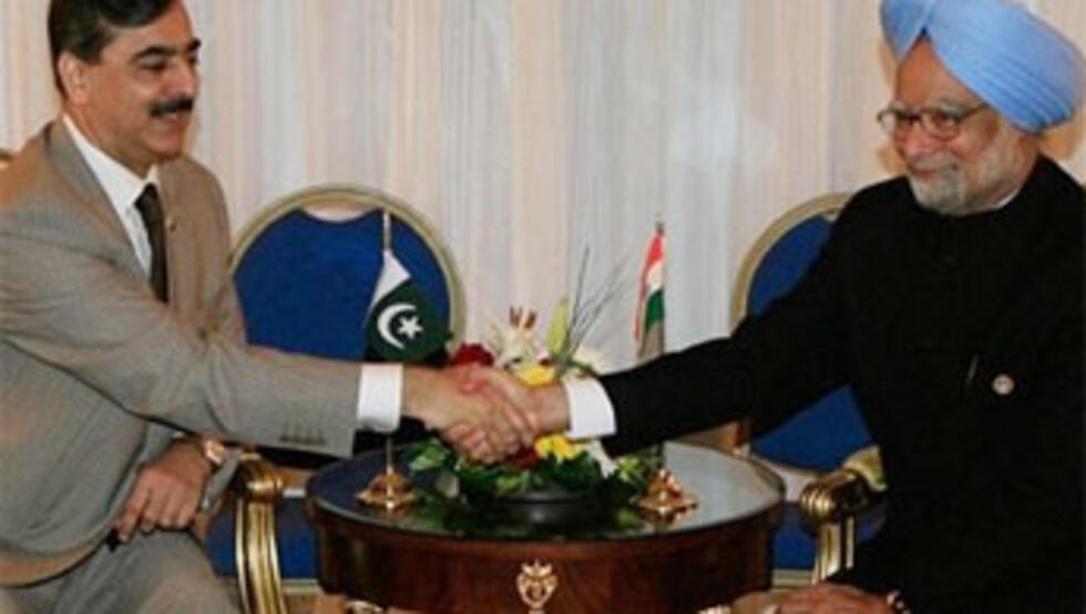 Indian and Pakistani premiers meet at NAM summit