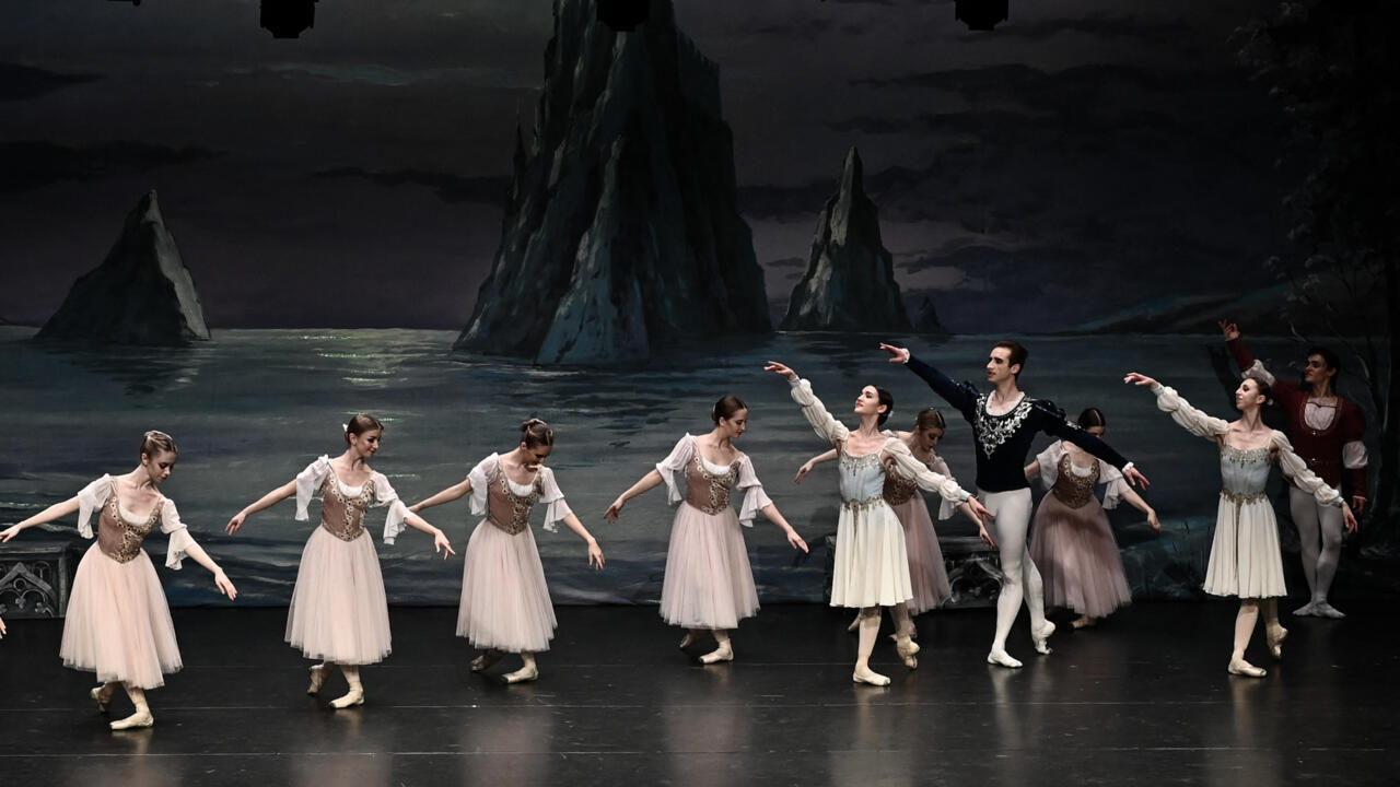 Ukraine's Kyiv Grand Ballet give emotional performance, as war rages at ...