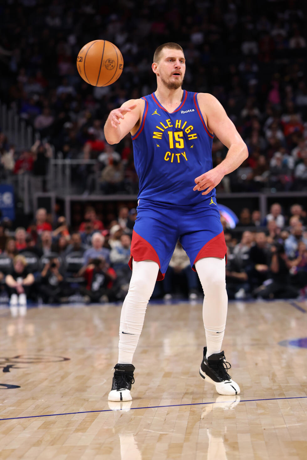 Cavs survive Hornets scare, Jokic makes history in Nuggets win