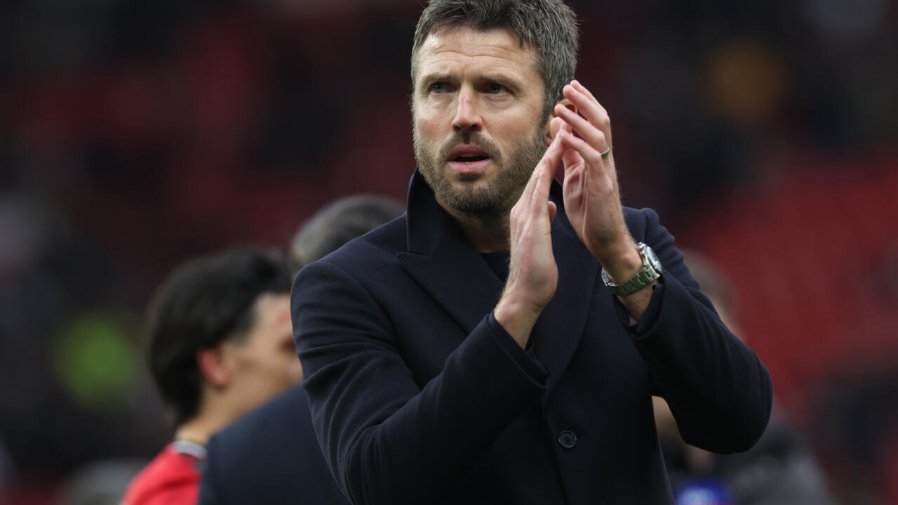 Carrick urges consistency from 'fantastic' Man Utd after derby win