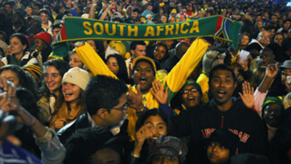 Thousands celebrate start of World Cup at star-studded concert