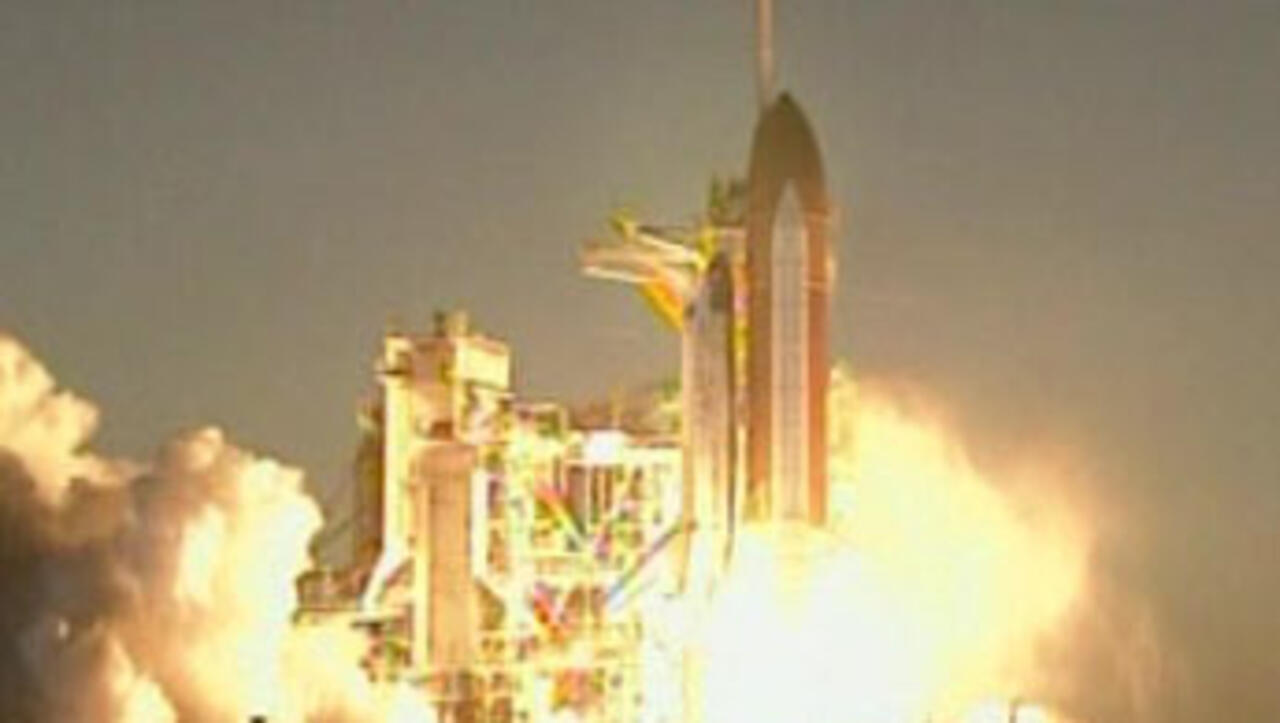 NASA's Discovery shuttle enters orbit - France 24