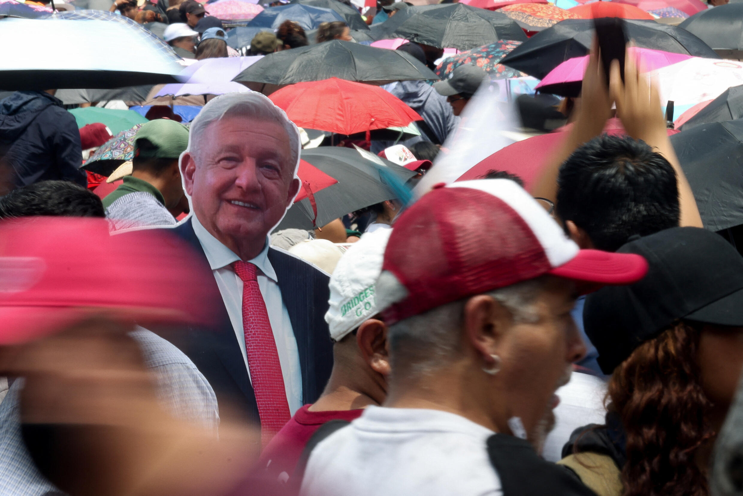 México "revirtió la decadencia": López Obrador en su último informe de ...