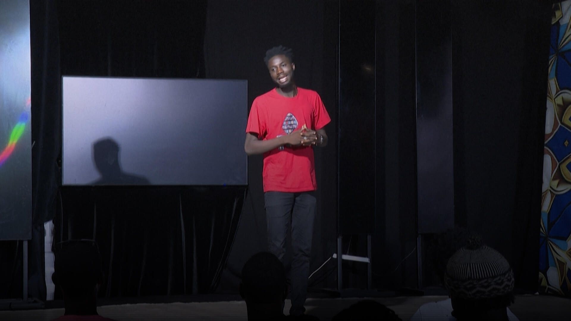 Sénégal : de jeunes humoristes rêvent d'un avenir sur scène - France 24