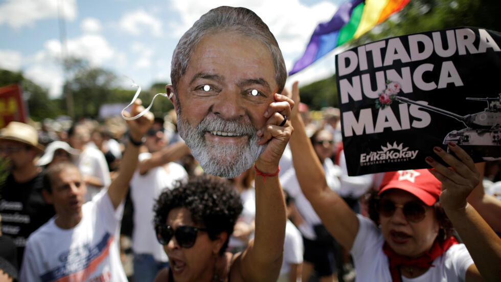 Brasil: así transcurrió el primer año de prisión del expresidente Lula