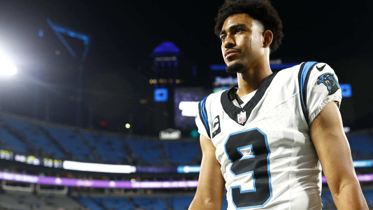 Injuries force QB changes for NFL Colts and Panthers