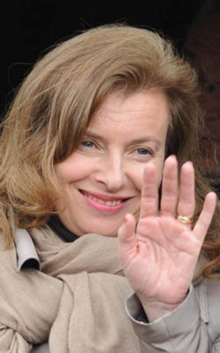 France's new first lady steps into the spotlight