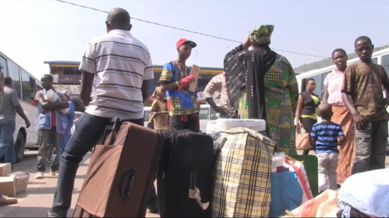 Vidéo : victimes d’arrestations, des Rwandais refusent de retourner au ...