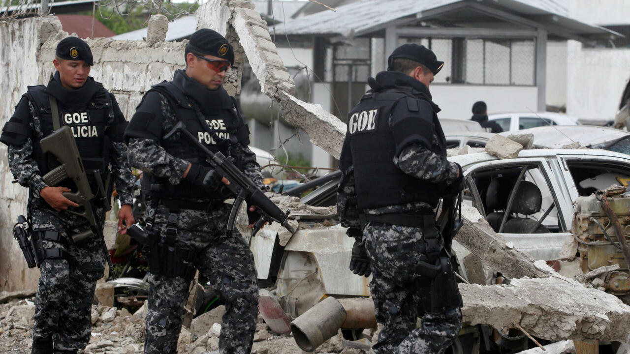Ecuador vincula a disidencia de las FARC con ataque al cuartel de Policía