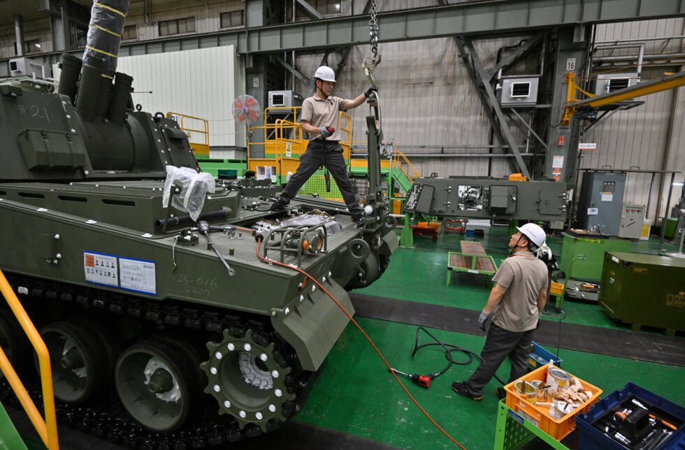 Inside the S. Korean factory that could be key for Ukraine