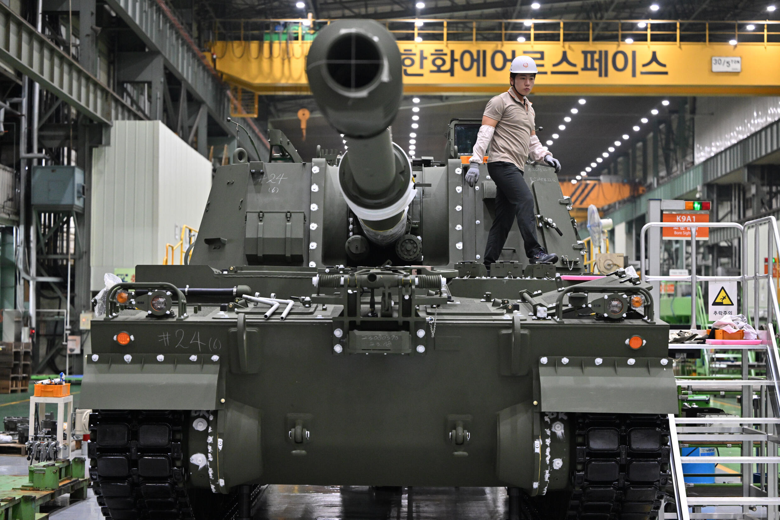 Inside the S. Korean factory that could be key for Ukraine