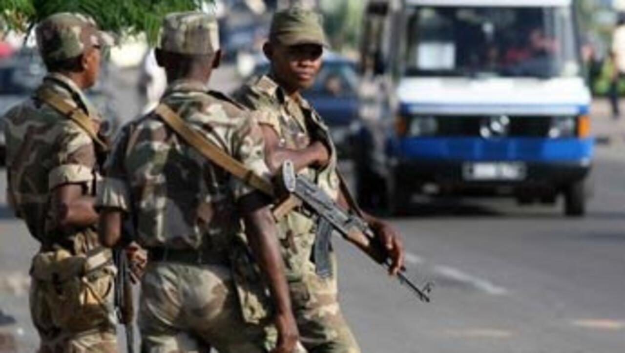 Renewed confrontations between protesters and police