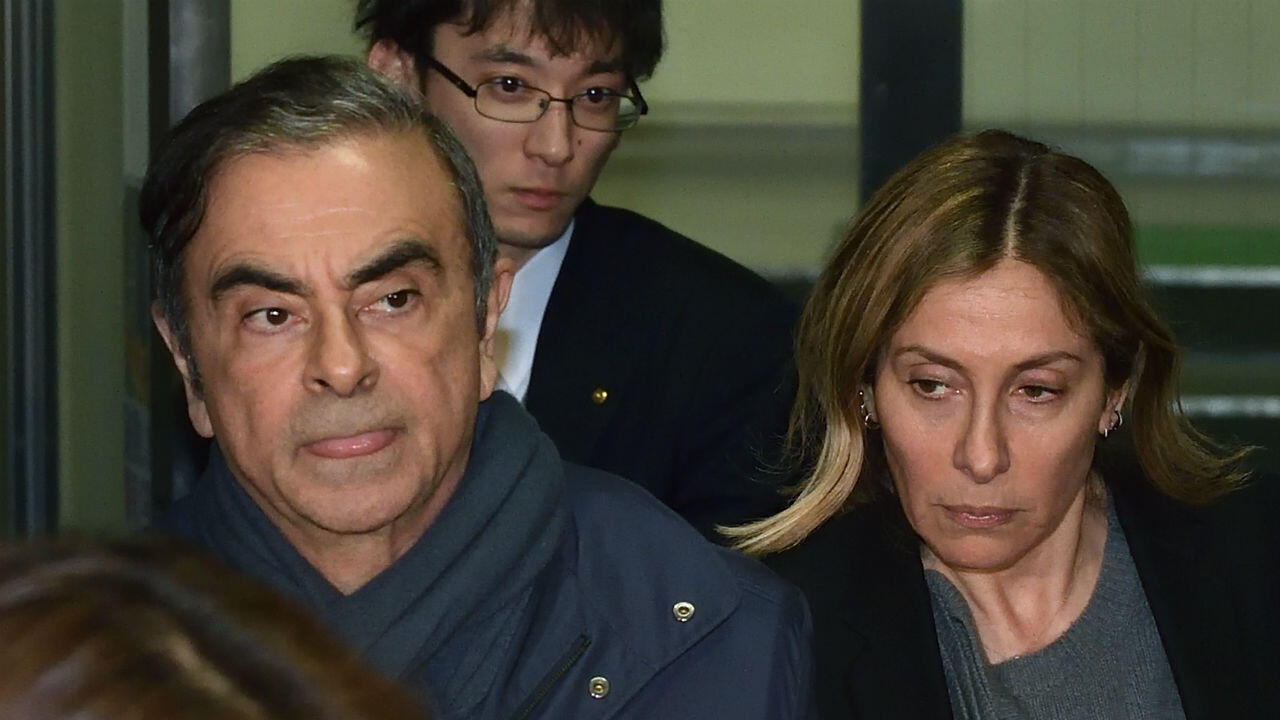 Carlos Ghosn's wife returns to Japan for questioning by prosecutors