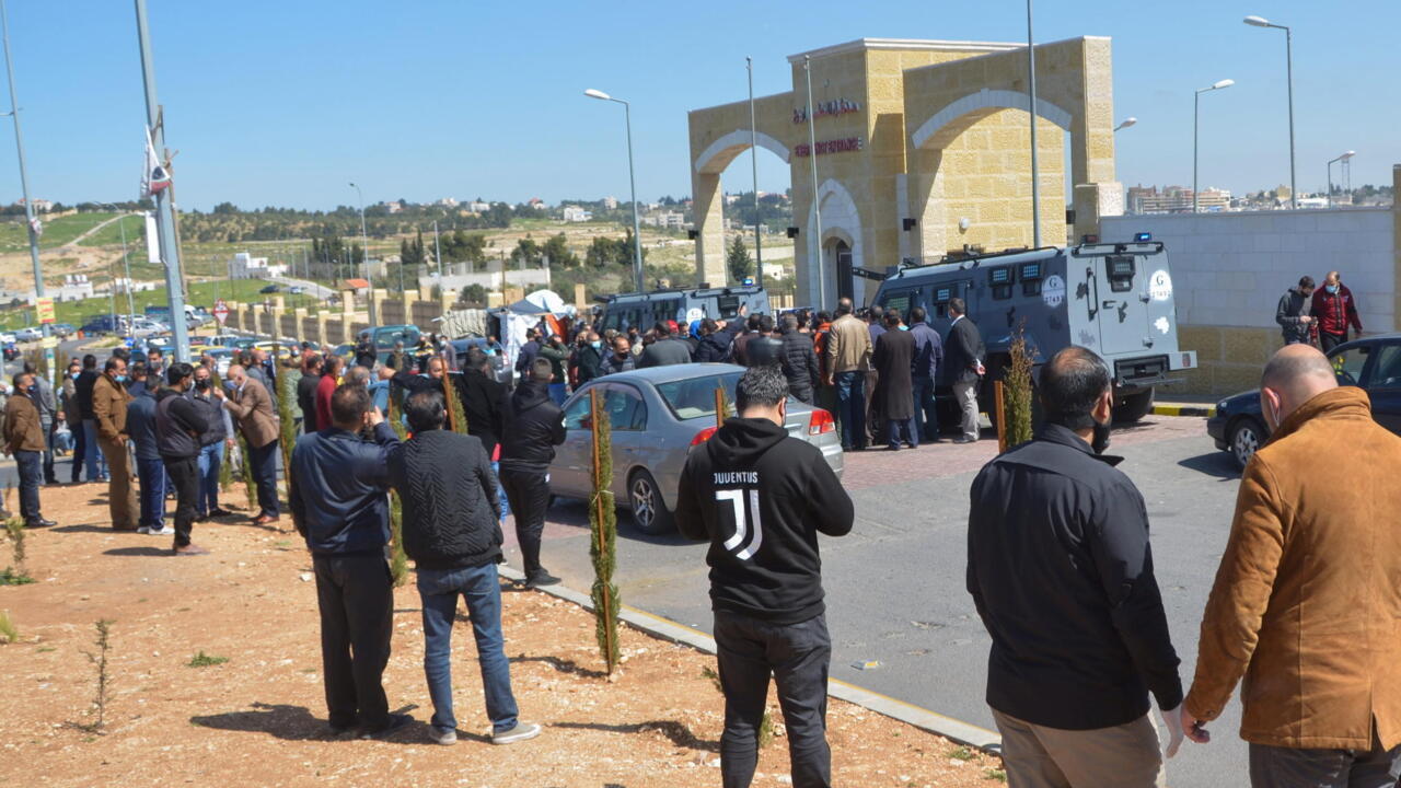 Protests in Jordan after Covid-19 patients die due to hospital oxygen ...