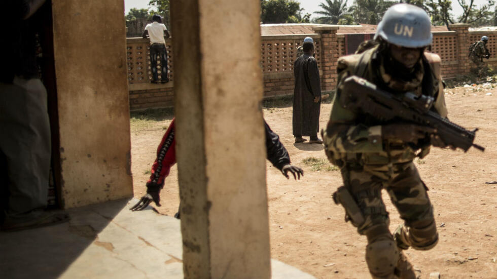 Une dizaine de morts après une flambée de violences dans un camp de ...