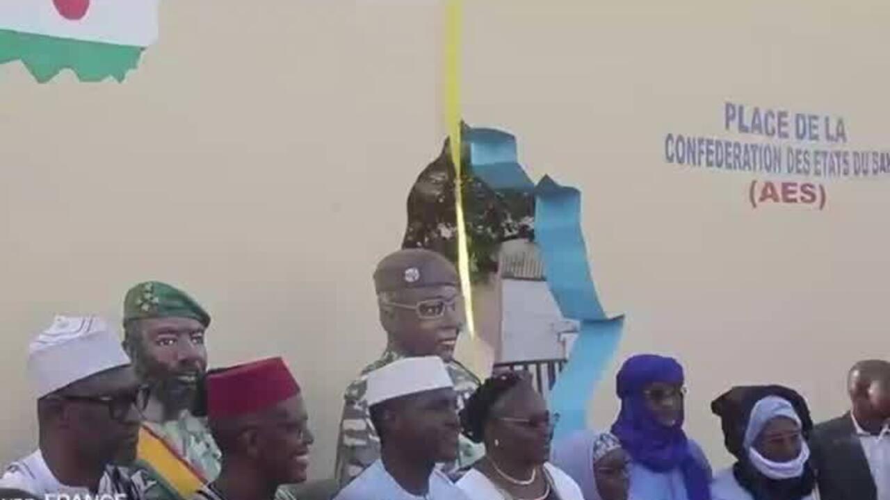 Dans la capitale du Mali, Bamako, 25 lieux publics rebaptisés - France 24