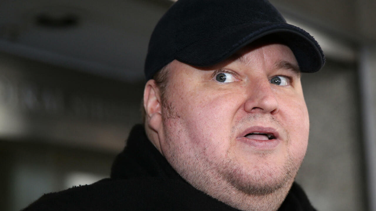 Internet mogul Kim Dotcom to be extradited from New Zealand to US