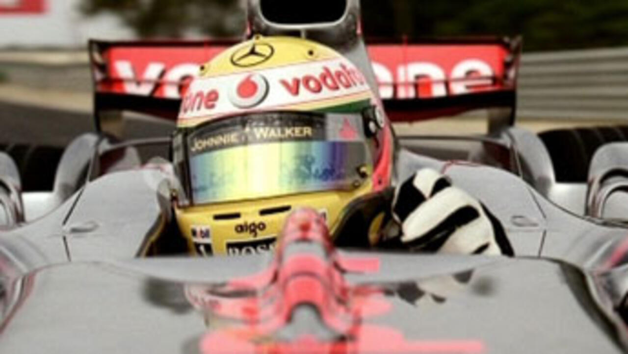 Lewis Hamilton on the brink of historic title - France 24