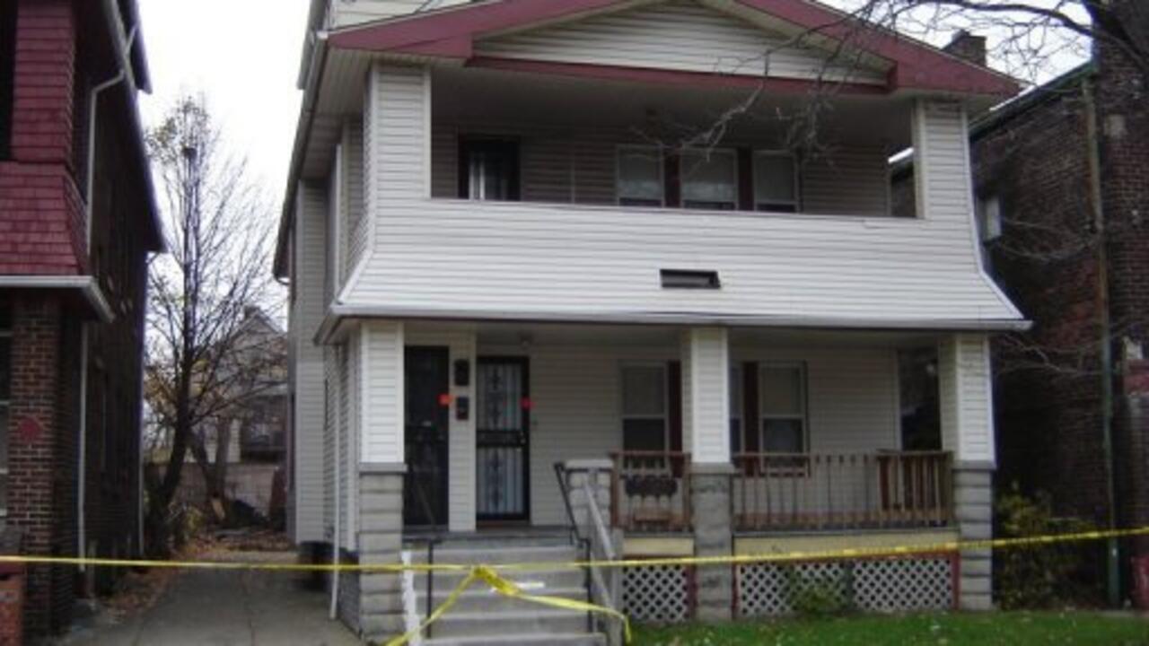 Chains and ropes found at Ohio kidnapping house