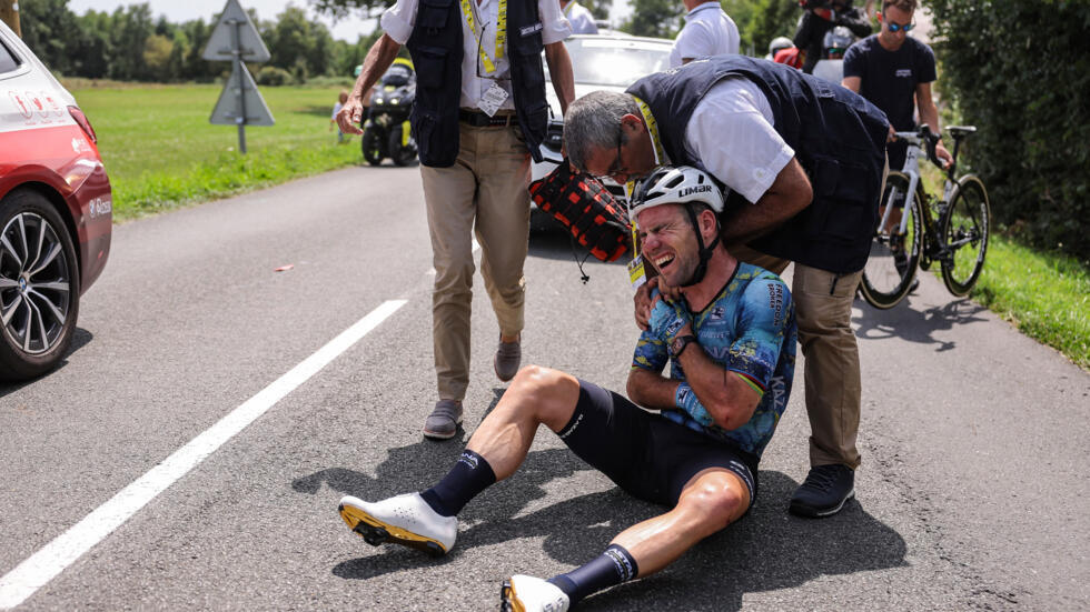Tour de France : le Britannique Cavendish contraint à l'abandon après une chute