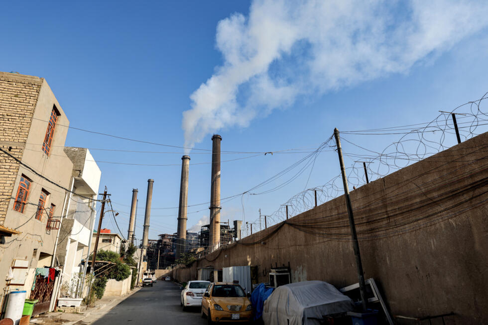 Smog chokes Baghdad as oil-fired factories belch out smoke
