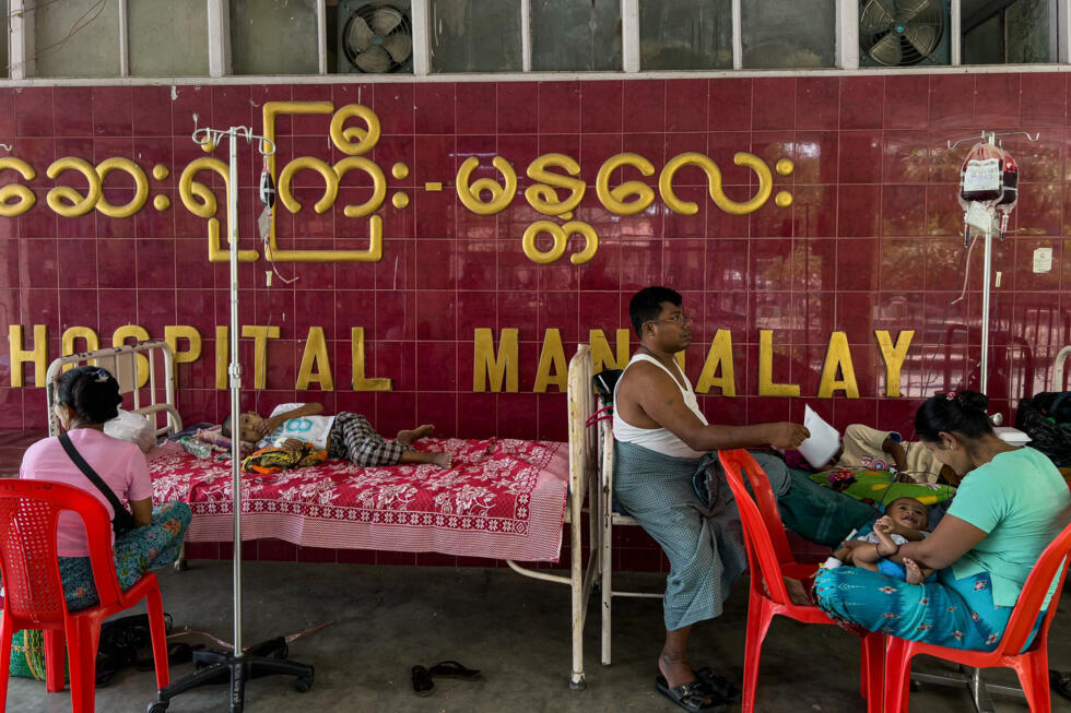 Fear of aftershocks in Myanmar forces patients into hospital car park
