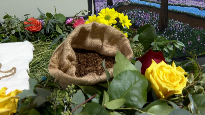 Body composting: 'Green' burial trend takes root in USA - France 24