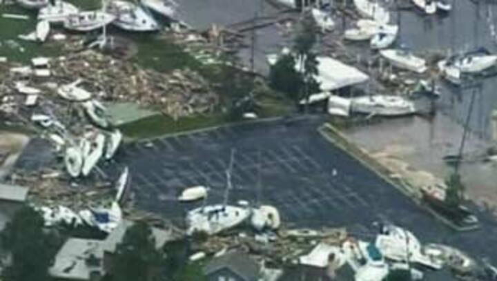 Bush to visit hurricane-battered Texas