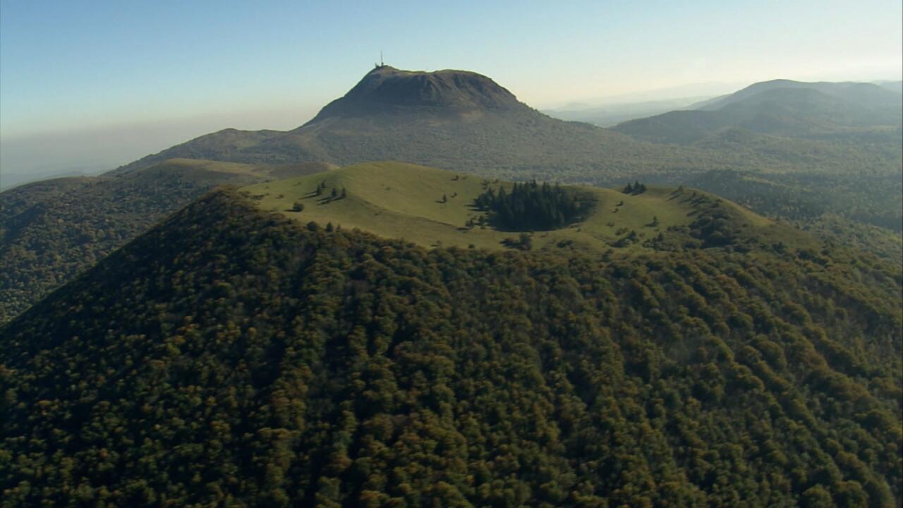 Sleeping giants: The volcanoes of France's Auvergne region - You are ...