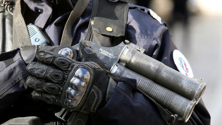 Yellow Vests: French riot police will now wear body cameras