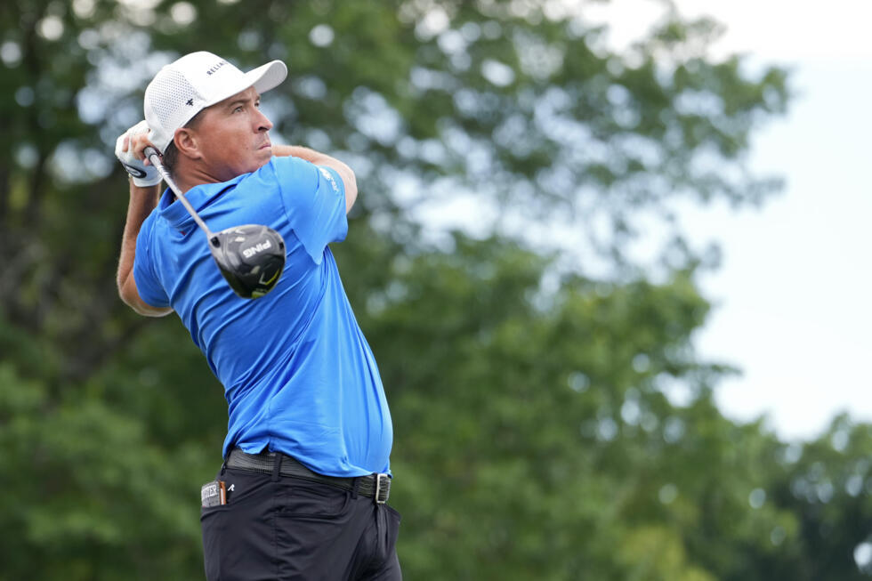 Potgieter and Roy share PGA lead in Detroit with course record 62s
