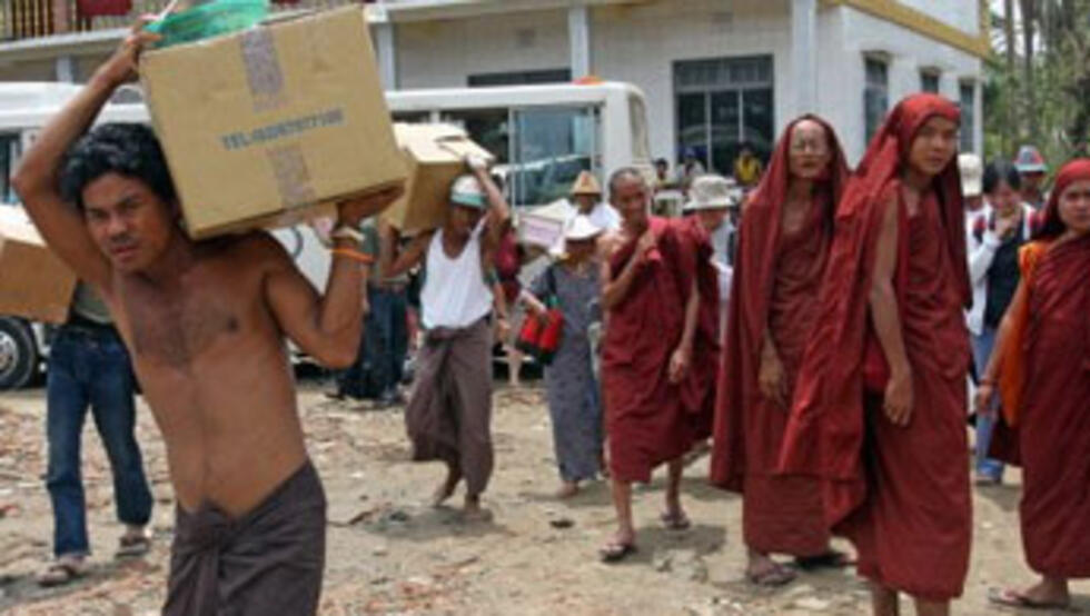 Les Birmans adoptent la nouvelle Constitution de la junte