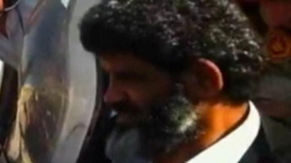 Al-Senoussi, l'ex-chef du renseignement libyen, extradé vers Tripoli