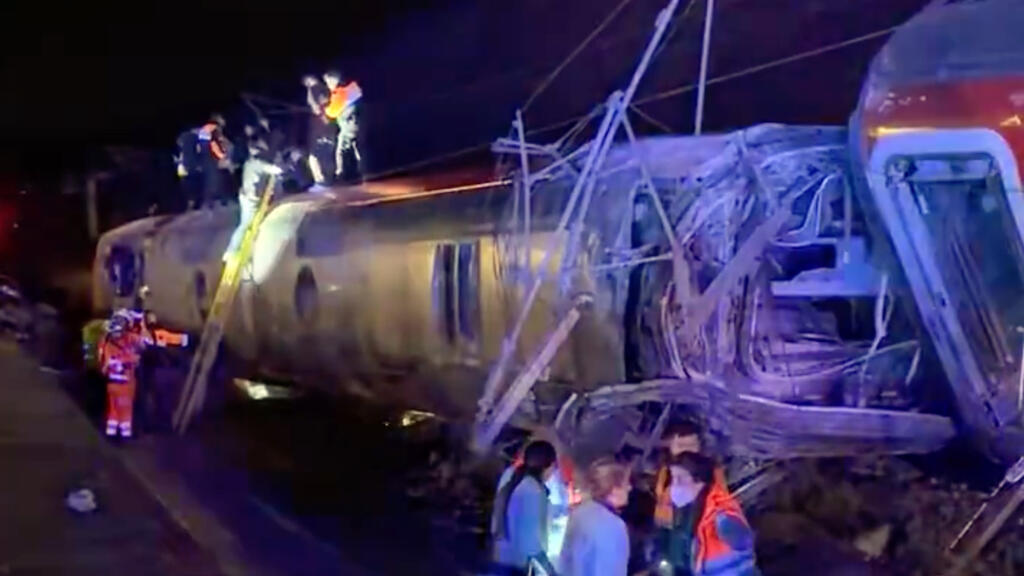 Train collision in Spain kills 21, injures dozens