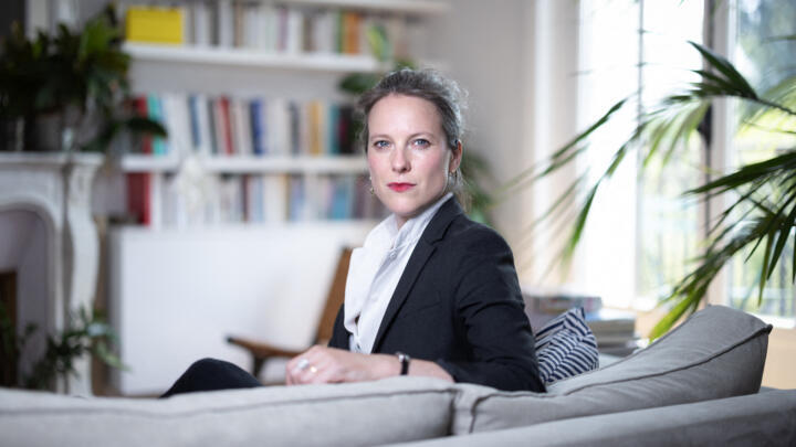 Lucie Castets, candidate à Matignon, détaille ses premières mesures