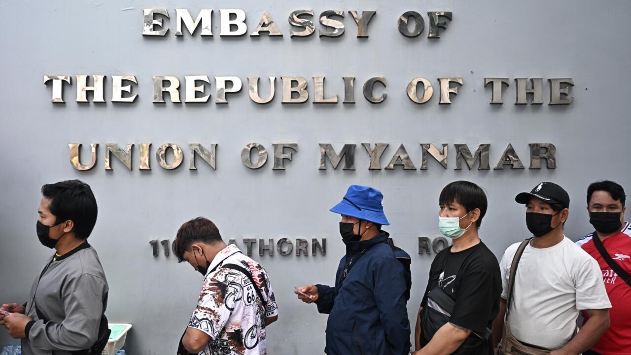 Myanmar citizens head to early polls in Bangkok