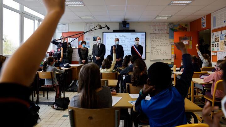 Francia lanza incentivos de contratación ante la escasez de maestros ...