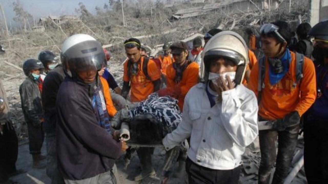 Hundreds dead, scores missing after day of disasters