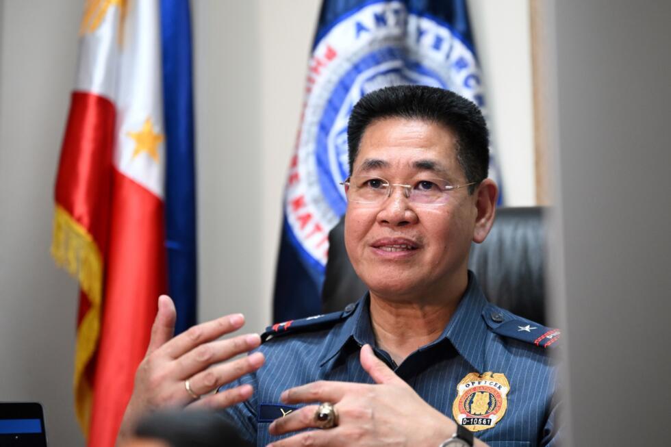 Online cockfighting thrives in Philippines despite ban and murders