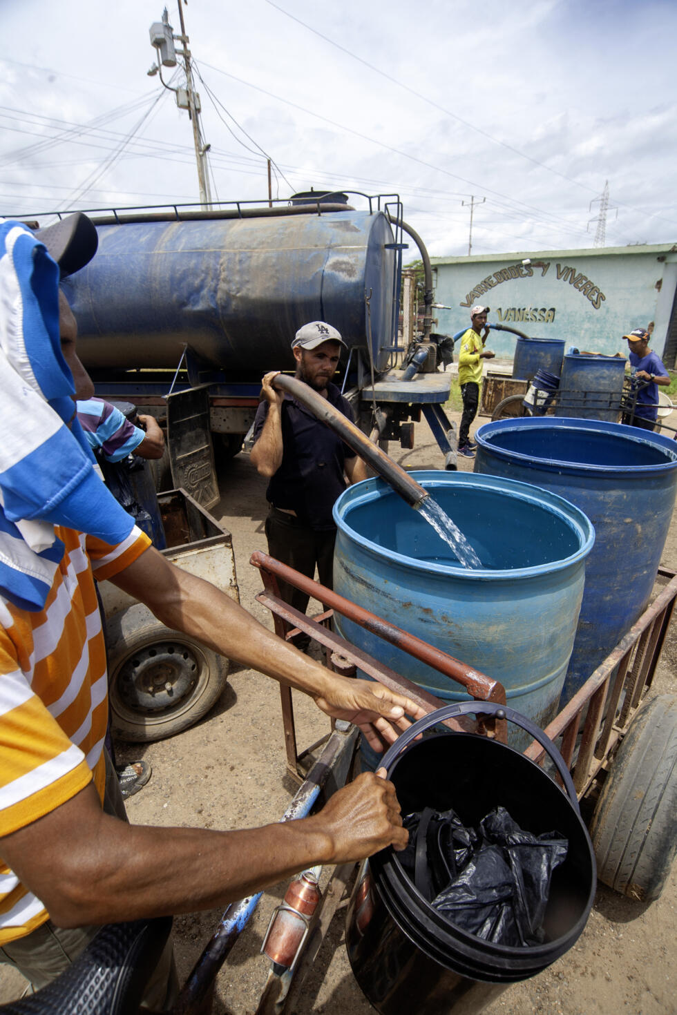 Drilling for water in Venezuela's parched oil town