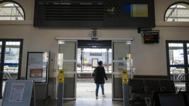 French rail strikes resume as government warns it won’t back down