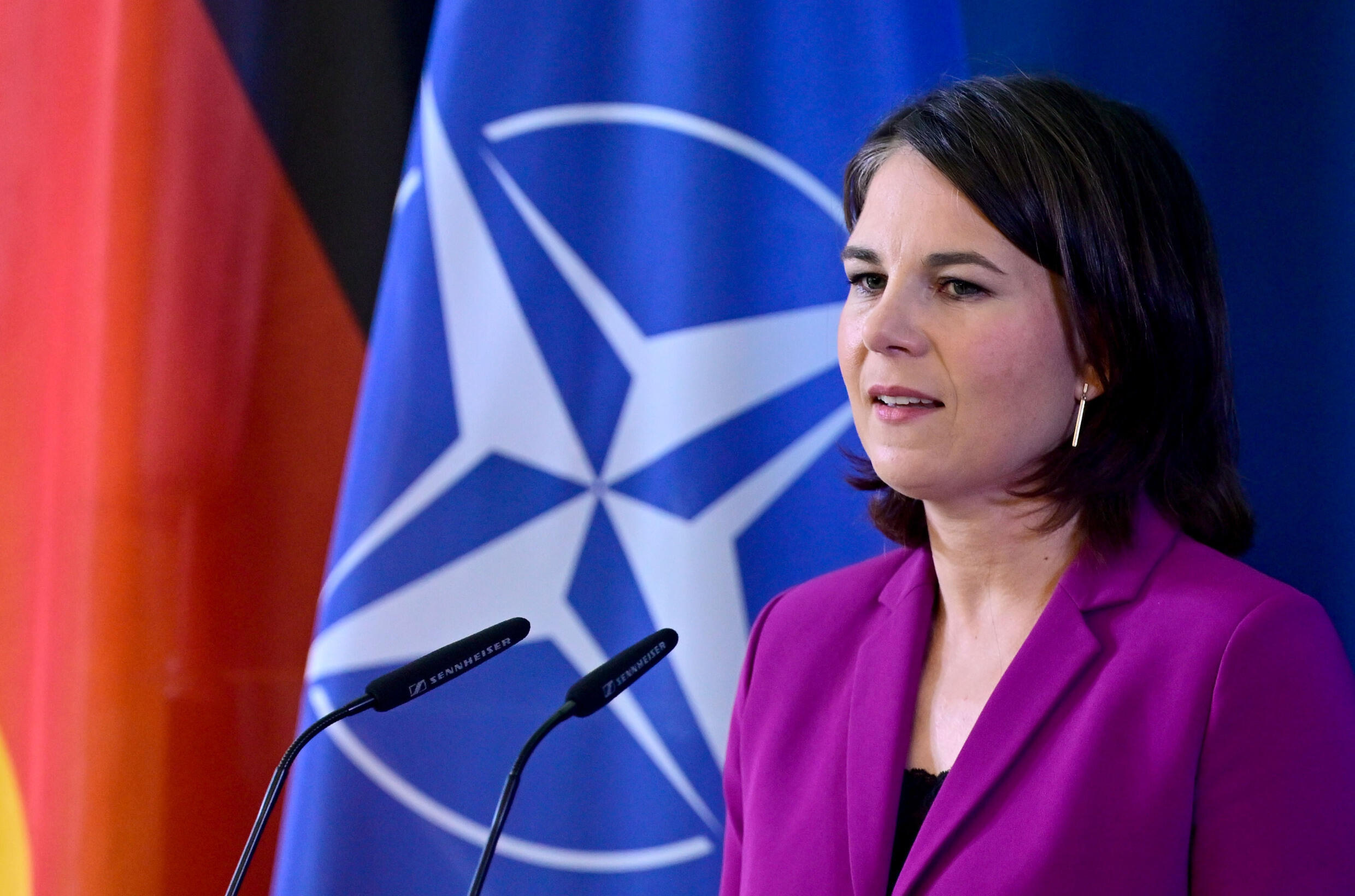 Green ministers outshine Scholz as stars of German government